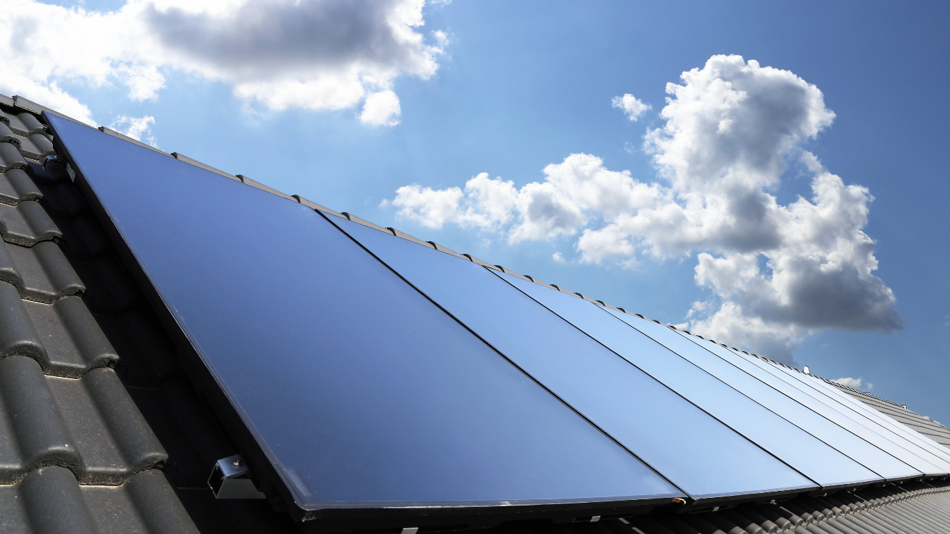 Solar Roofing Technology: The Future of Home Energy